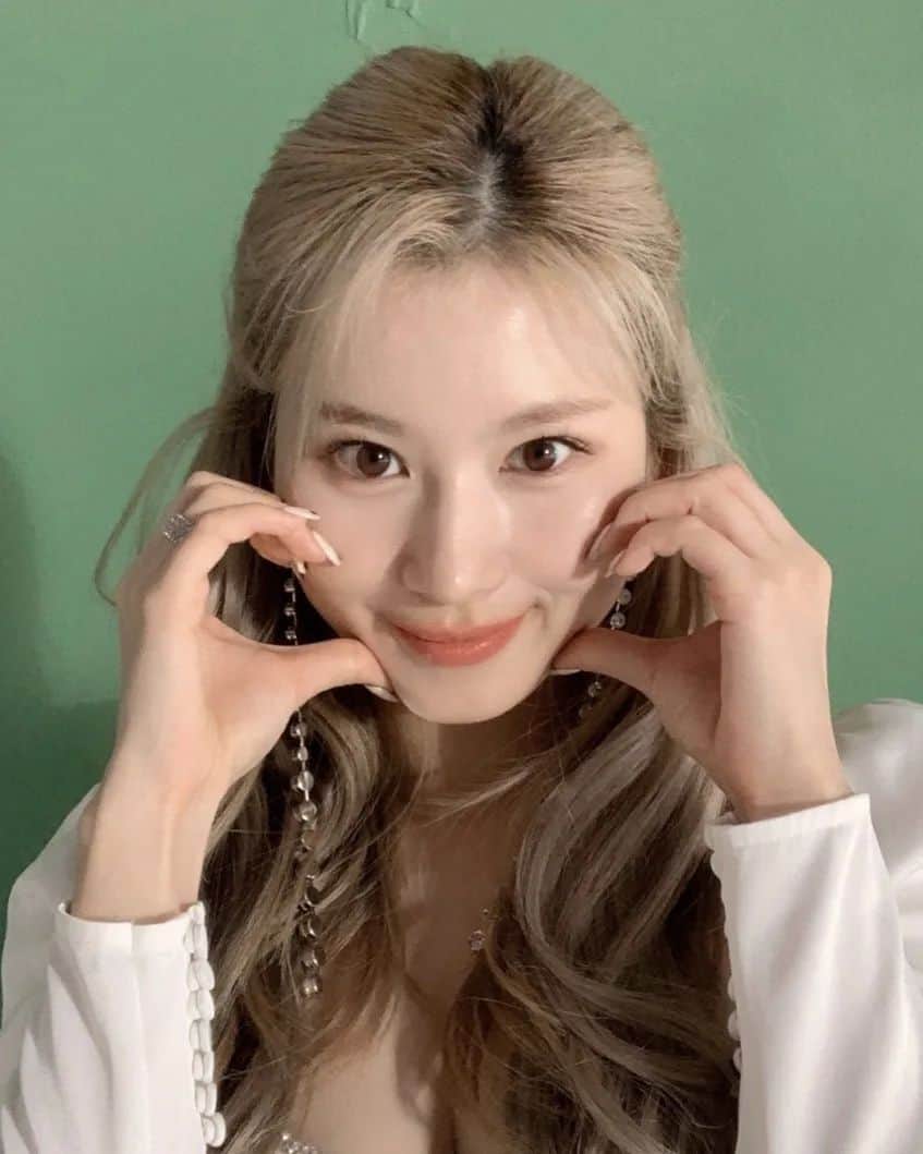 サナさんのインスタグラム写真 - (サナInstagram)「💕 ーーーーーーーーーー Follow > @sana.twice.kr