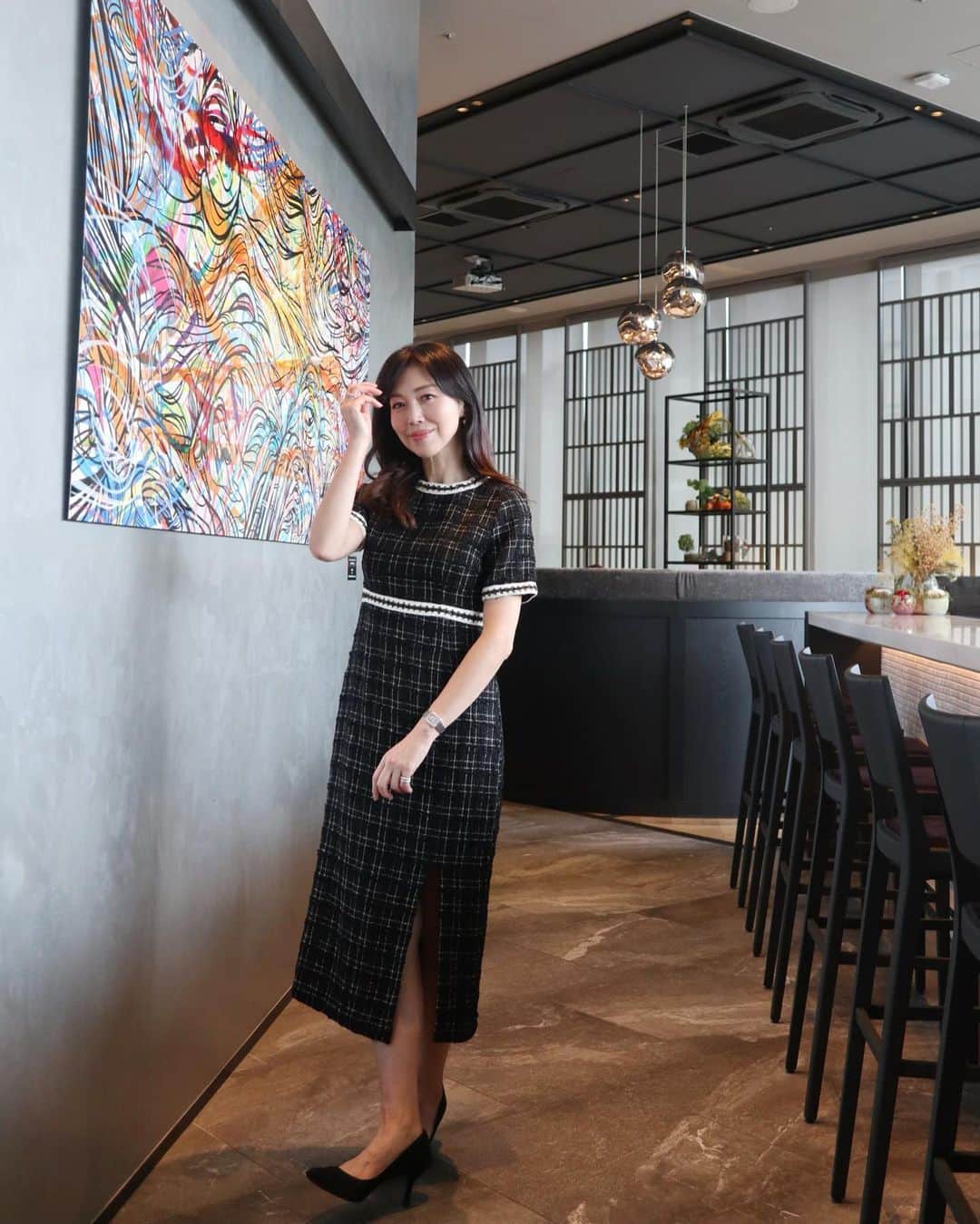 ImotoEtsuyo さんのインスタグラム写真 - (ImotoEtsuyo Instagram)「#おはようございます ・ 裾にスリットある フェミニンな女性らしい印象の ツイード ...