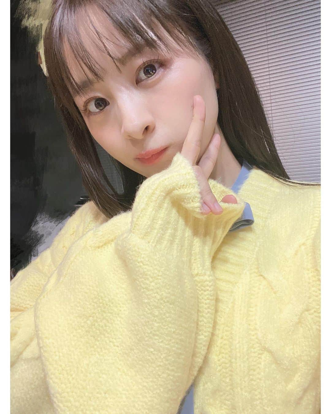 牧野澪菜さんのインスタグラム写真 - (牧野澪菜Instagram)「だいすきな#REDYAZEL で発売前から狙っていたイエローカーディガン💛 発売日が待ちどおしくて予約して発売日に購入し ...