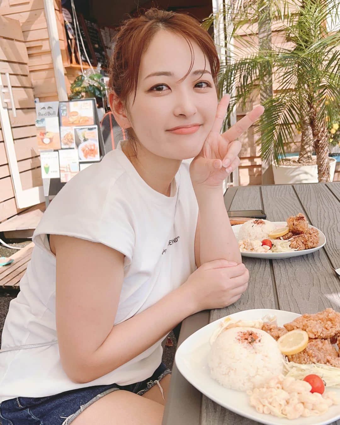 柳瀬さきさんのインスタグラム写真 - (柳瀬さきInstagram)「サーフィン🏄‍♀️のあとは ガッツリ食べます☺️ サーフィン🏄‍♀️の ...