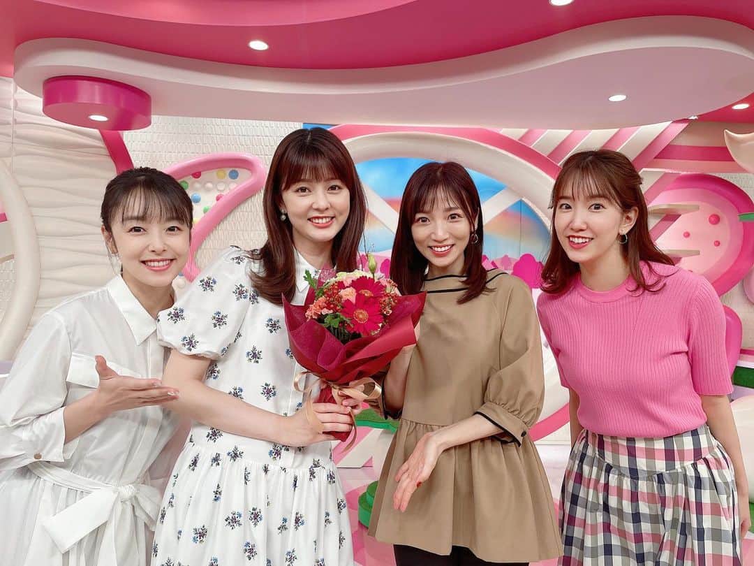 内田敦子さんのインスタグラム写真 - (内田敦子Instagram)「⁡ ⁡ 今日の放送でサトリナちゃんがOha!4卒業🌸 トータル3年半のお付き合い。 仲良くなれて嬉しかったです🥹 ⁡ また ...