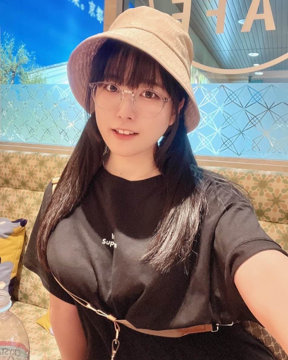 東雲うみさんのインスタグラム写真 - (東雲うみInstagram)「私服も好き〜？♡」10月3日 15時33分 - umi_portrait