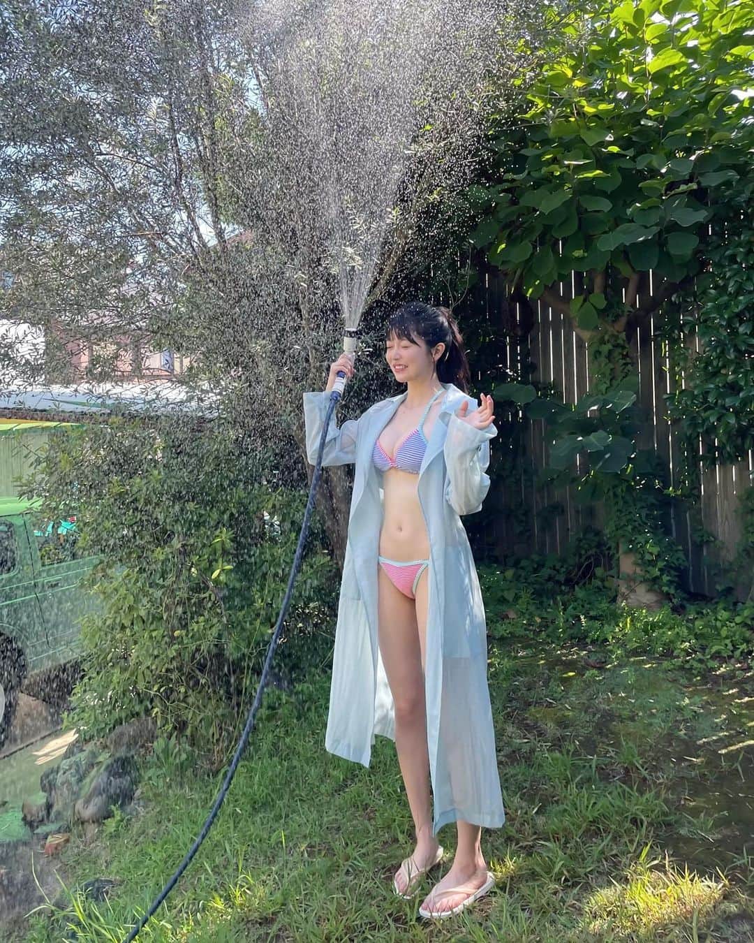 小野寺梓さんのインスタグラム写真 - (小野寺梓Instagram)「水浴びしたよー！ BUBKA11月号発売中です #BUBKA #真っ白なキャンバス #白キャン #小野寺梓」10月3日 ...