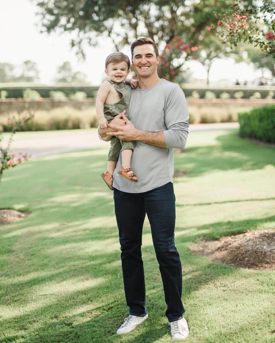 ロス・ストリップリングさんのインスタグラム写真 - (ロス・ストリップリングInstagram)「Swipe to see Jaxon ...