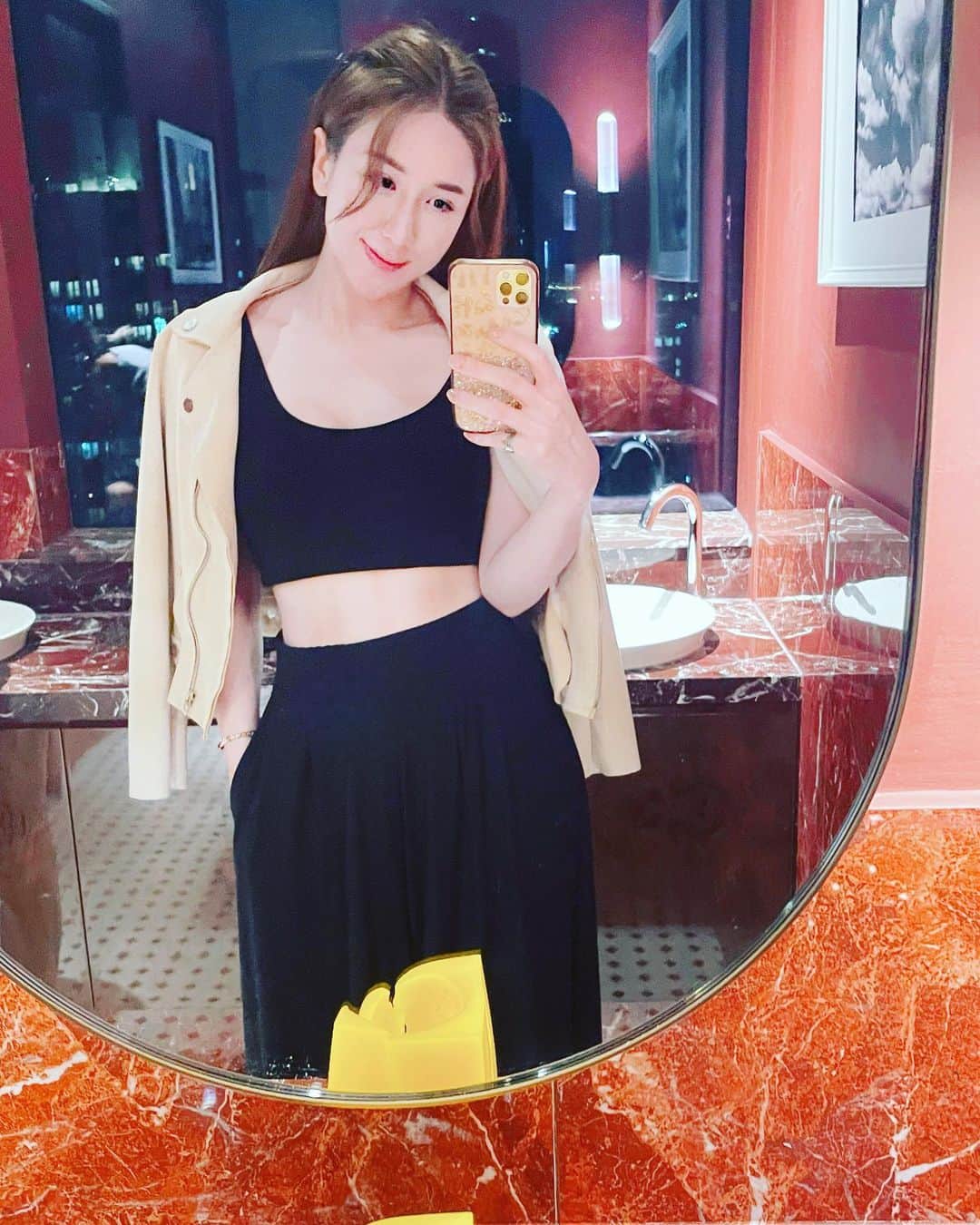 Chloe Yuenさんのインスタグラム写真 - (Chloe YuenInstagram)「Girls night😝 啲嘢食超好味 環境影相 ...