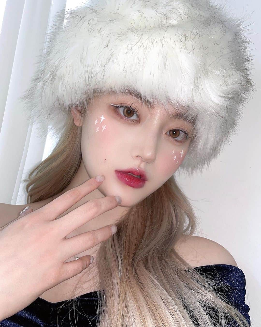 キム・チョンアさんのインスタグラム写真 - (キム・チョンアInstagram)「셀카 🤚🏻랜만~~ ️🤍」11月12日 20時56分 ...