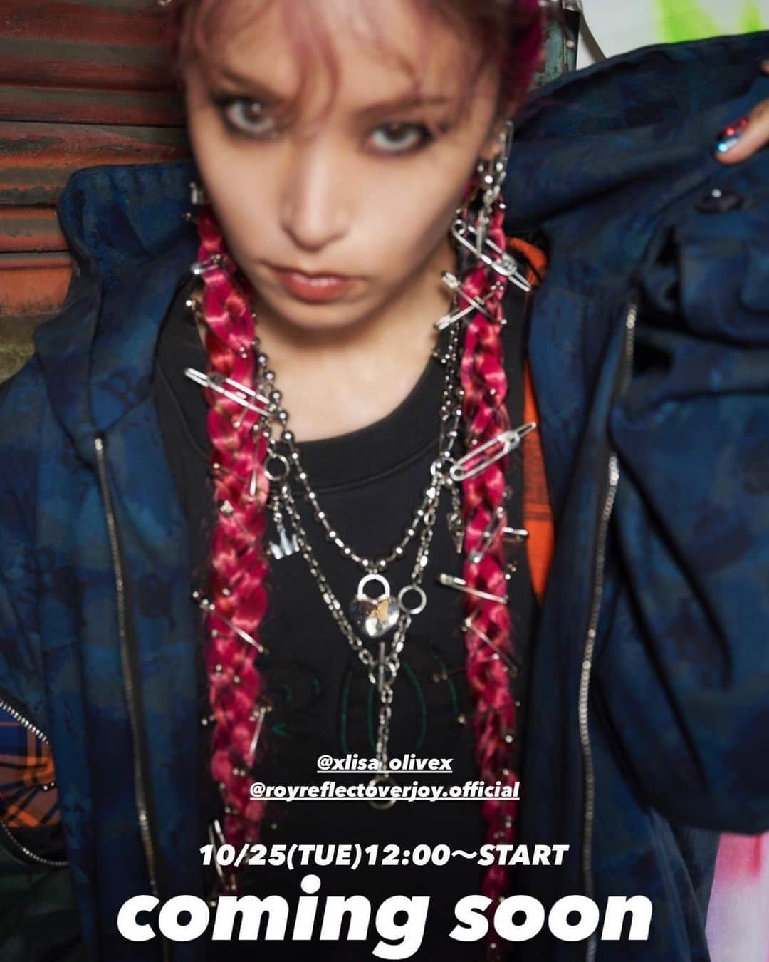 LiSAさんのインスタグラム写真 - (LiSAInstagram)「ROY -reflect overjoy-の一般発売が、明日10/25 12:00より開始です🐈‍⬛👑 ラストチャンスお ...