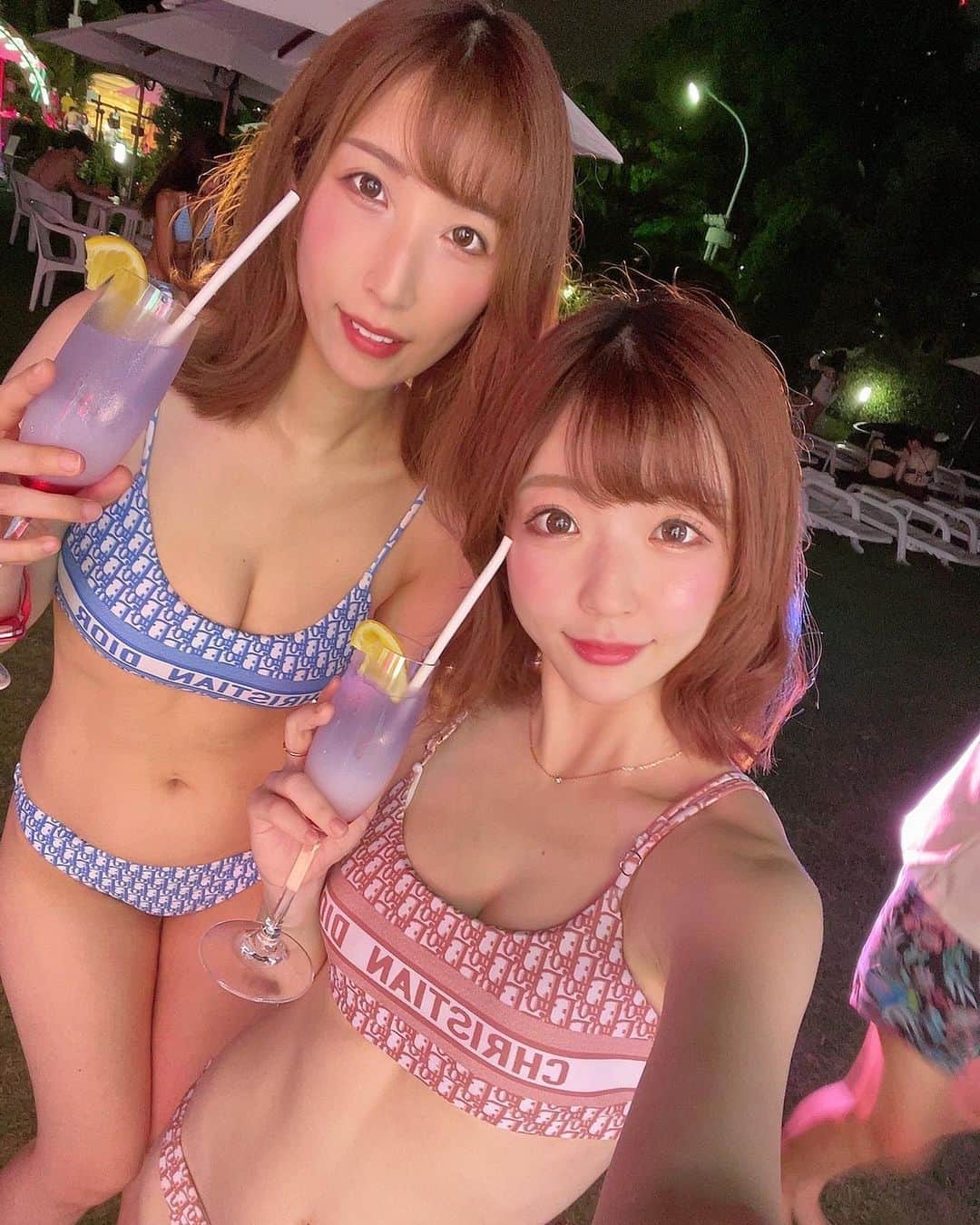 佐倉絆さんのインスタグラム写真 佐倉絆instagram「ハッピーハロウィン🎃 なのに遅れた夏の写真です ナイトプール 🗼 いつ 2740