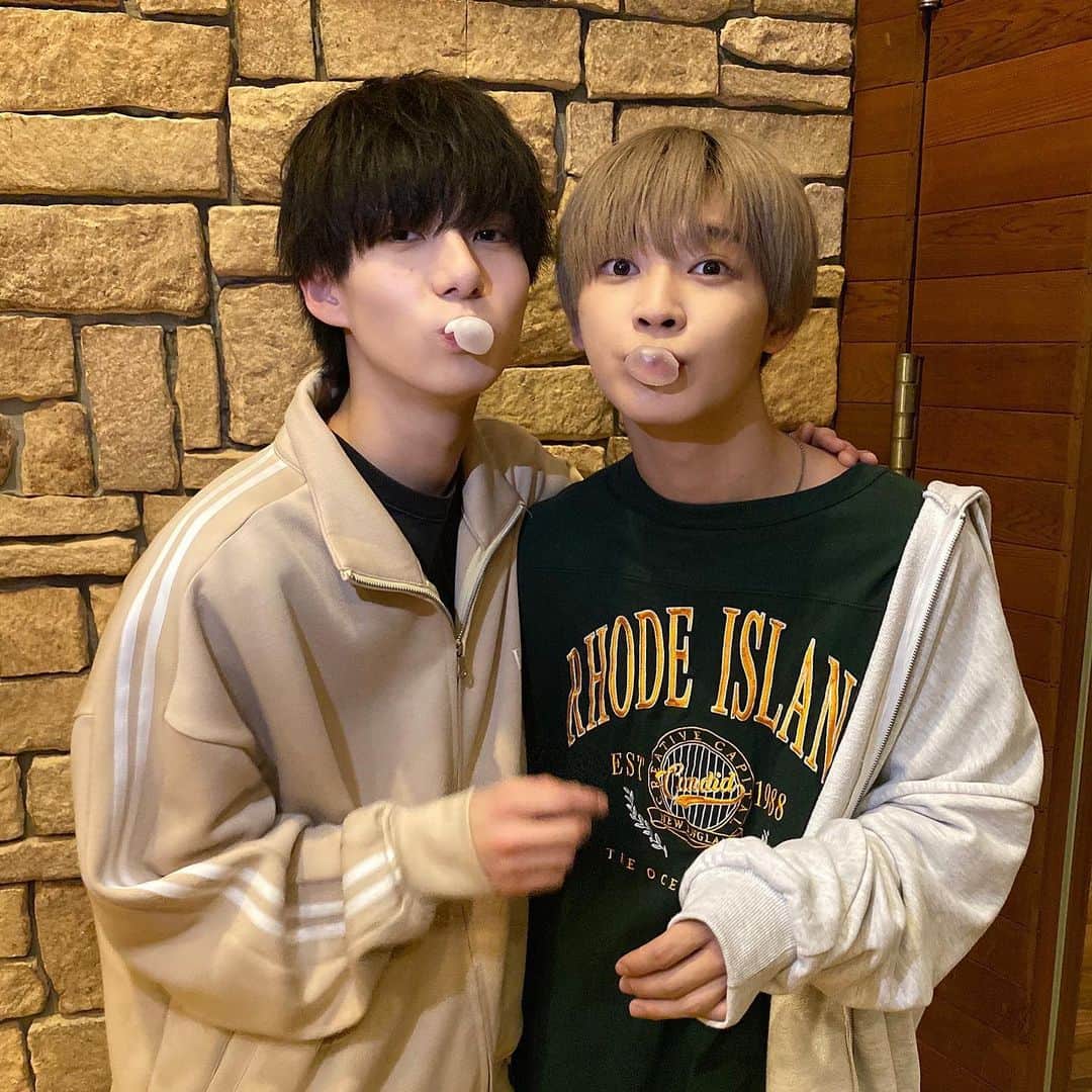 双葉小太郎さんのインスタグラム写真 - (双葉小太郎Instagram)「フーセンガムふくらませてた🎈」11月4日 18時41分 - 9bic_kotaro