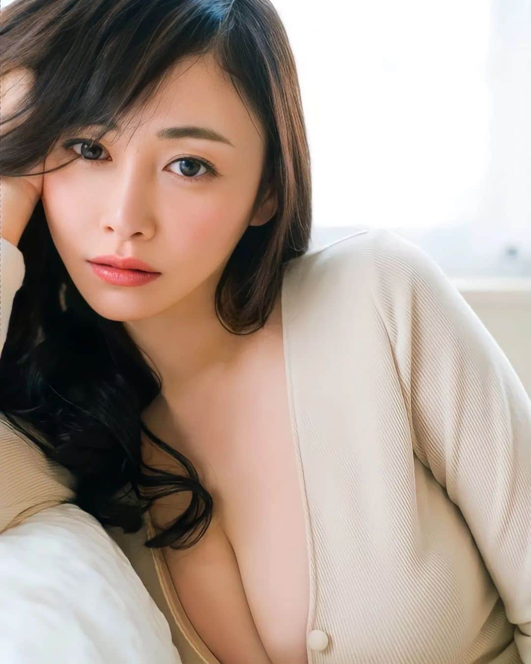 杉原杏璃さんのインスタグラム写真 - (杉原杏璃Instagram)「おはよう〜 みんな おはようー！！ 今日も笑顔で♡ 頑張ってね☺️ あっ土曜日かw じゃあ 週末を楽しんでね♡」11月5日 ...