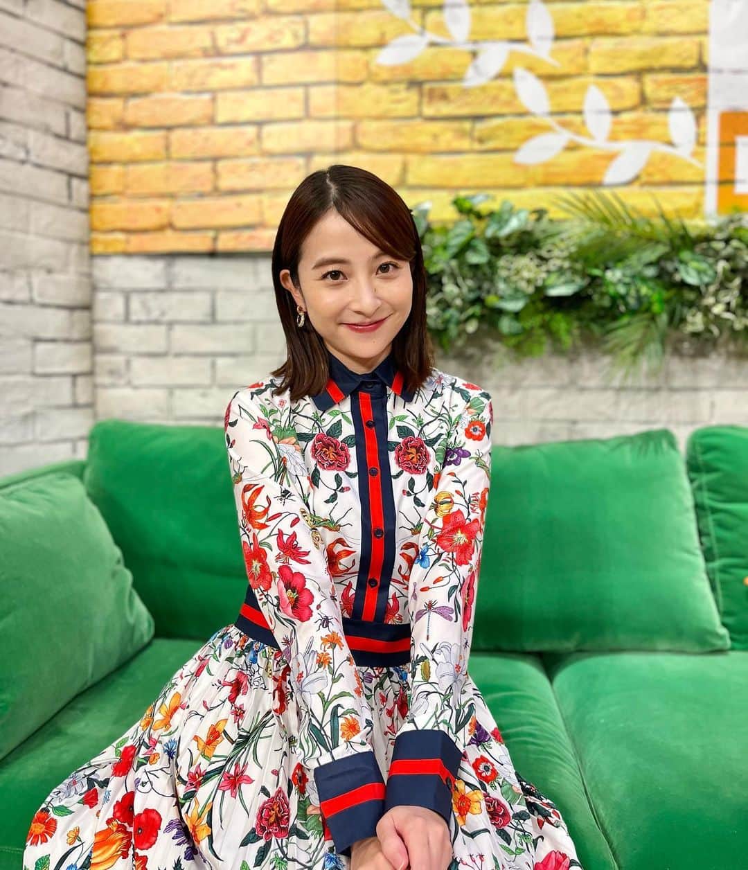 日比麻音子さんのインスタグラム写真 - (日比麻音子Instagram)「今週プチブランチ出演週です😌 本番前、カメラマンさんたちが遊んでくれ ...