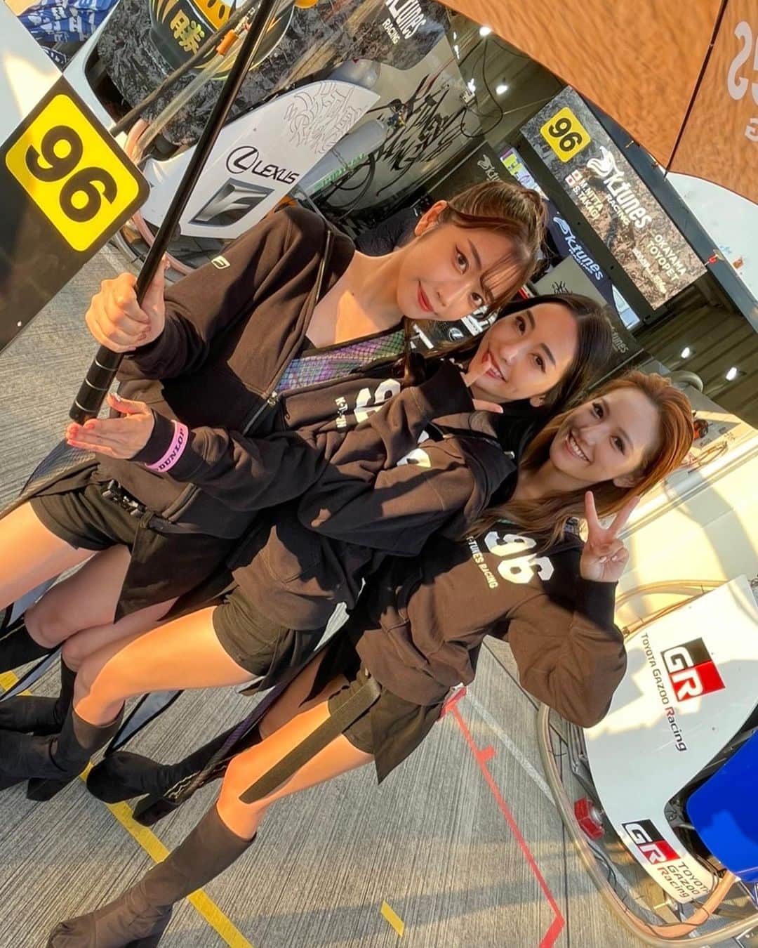 南真琴さんのインスタグラム写真 - (南真琴Instagram)「. . SuperGT最終戦 96号車は6位でチェッカーを受けました！ シーズンを通して悔しいレースが多かったですが ...