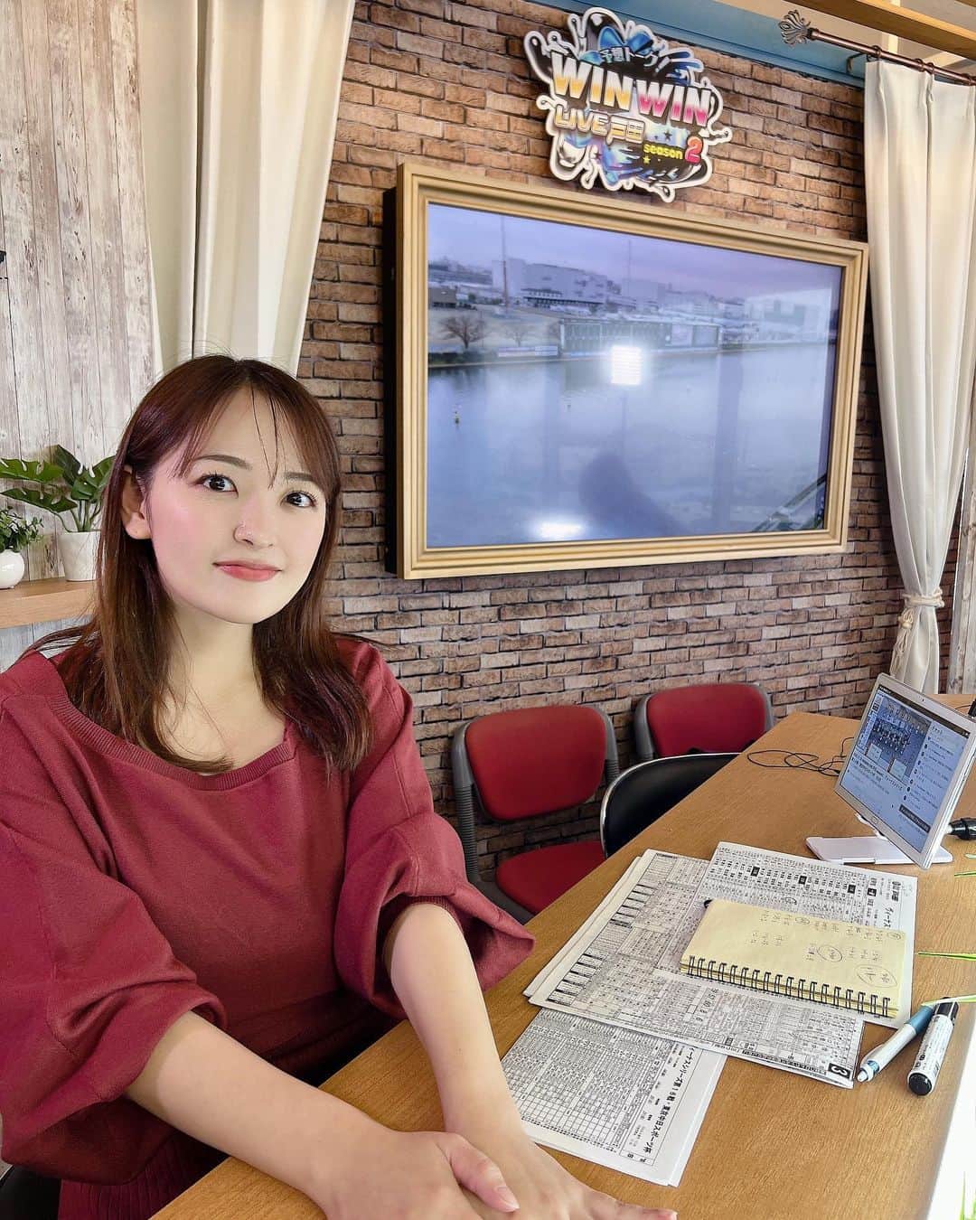 柳瀬さきさんのインスタグラム写真 - (柳瀬さきInstagram)「今日は3つしか的中できず！🥺🚤 なので表情もなんとも言えない 顔しており ...