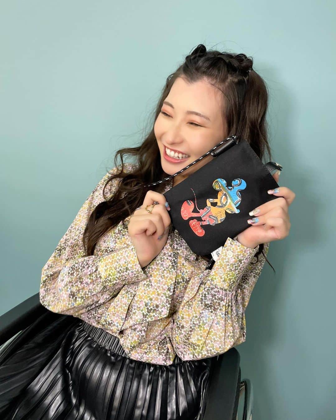 葦原海さんのインスタグラム写真 - (葦原海Instagram)「ナチュラルメイクで撮影〜🫧 メイク薄いのどうかしら？🫣 ちなみに私個人は お顔的に 濃い方が映えると思ってるんだよね🫠 ...