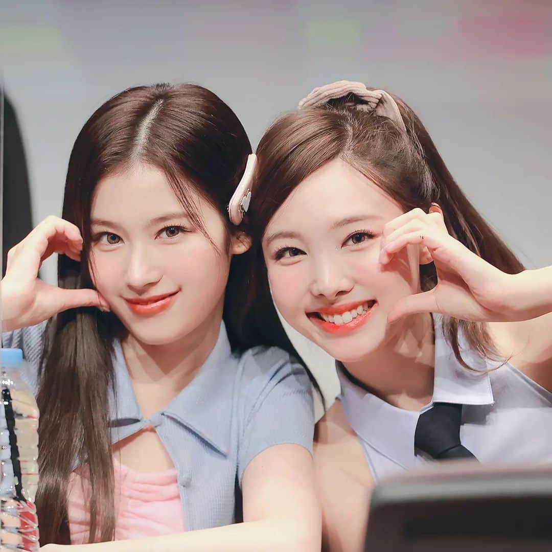 ナヨンさんのインスタグラム写真 ナヨンinstagram「♪ © Heartlipped ↬nayeon Twice 나연 트와이스 ♡」1月4日 10時02分 Twnayeon