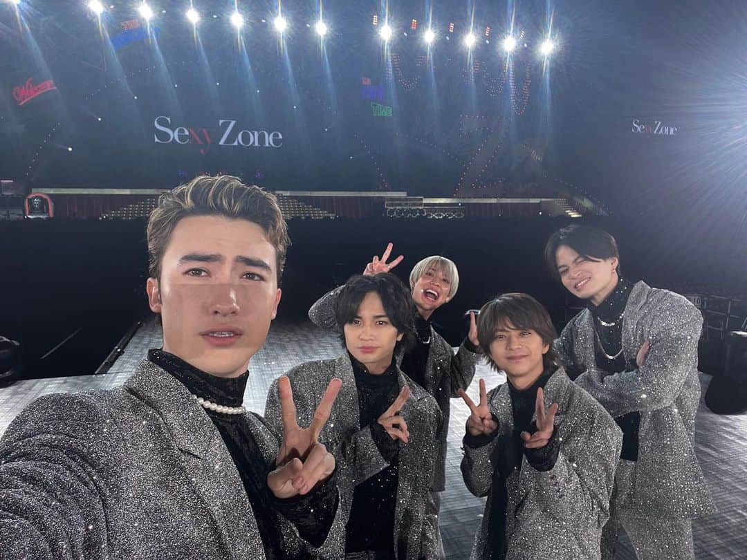 Sexy Zoneさんのインスタグラム写真 Sexy Zoneinstagram 「⁡ 愛しい5人だねぇ。 ⁡ らゔだよ。 ⁡ 今日の