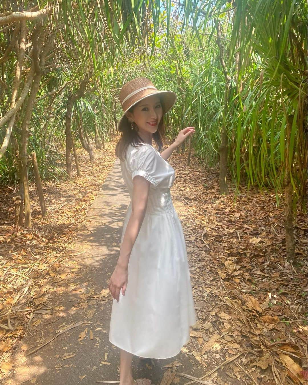 倭早希さんのインスタグラム写真 - (倭早希Instagram)「. . 宮古島🌺 綺麗だった通り池☺️☀️ 2022.9 . . . #通り ...