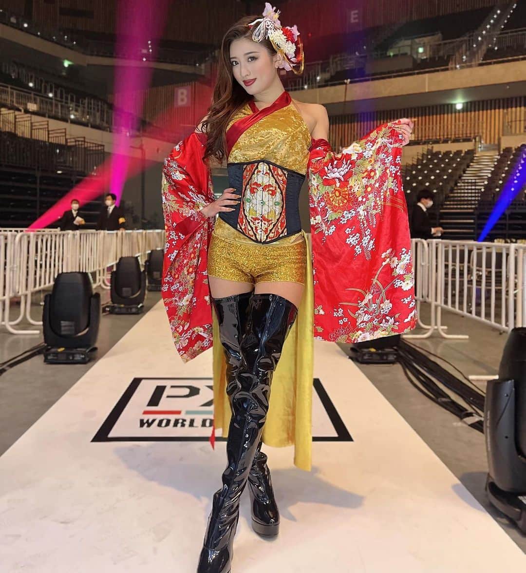 MIYABIさんのインスタグラム写真 - (MIYABIInstagram)「本日はPXBのラウンドガールを務めさせて頂きました👯‍♀️🥊 見つけたヨォってたくさんDMありがとう御座います🥹💕 ...