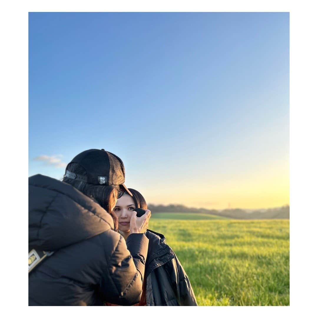 Superflyさんのインスタグラム写真 - (SuperflyInstagram)「昨日はとっても綺麗なロケーションでの撮影でした。 寒かったけど、太陽に照らされてるときはポカポカあったかく ...