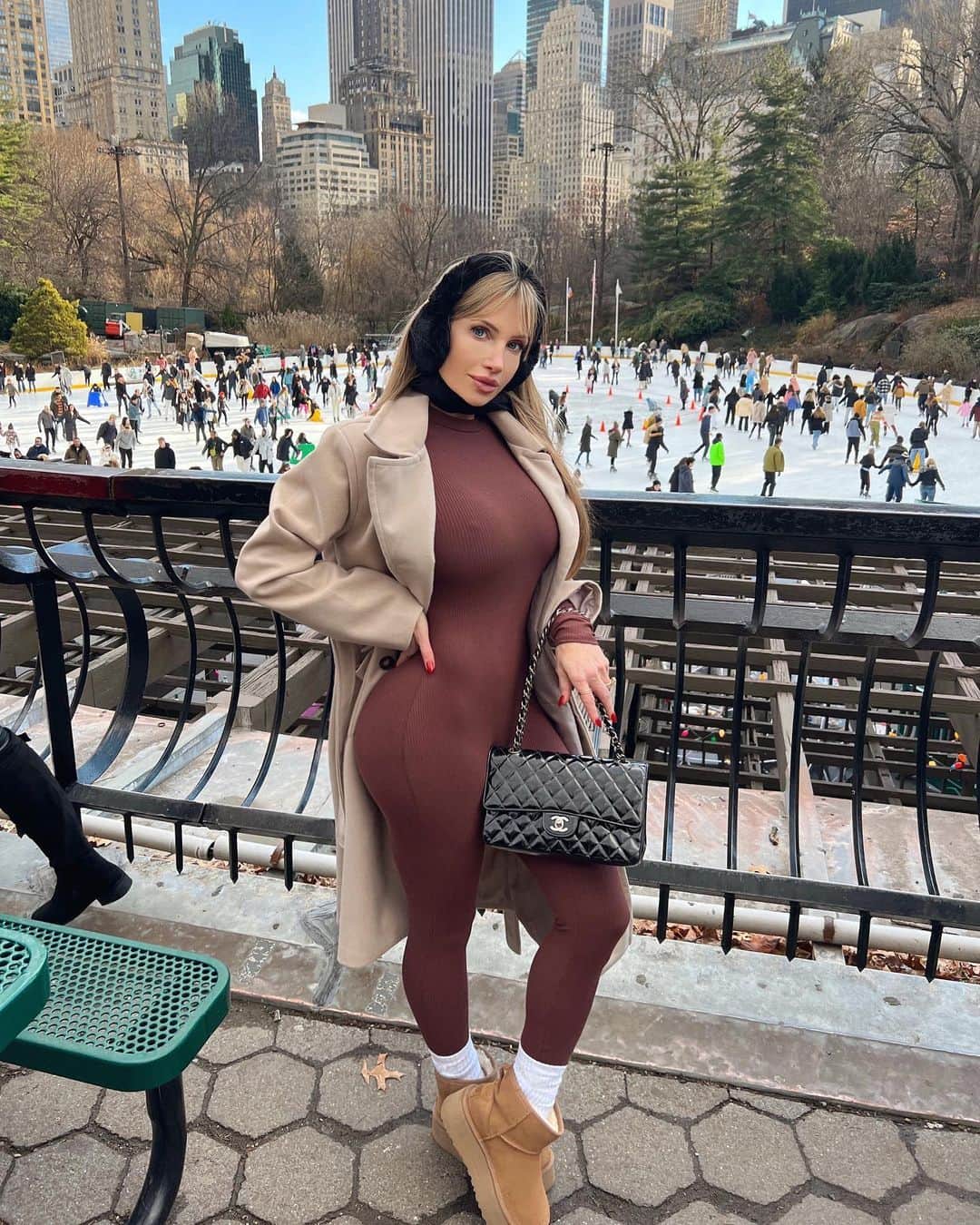 Amanda Leeさんのインスタグラム写真 - (Amanda LeeInstagram)「@FashionNova a little ...