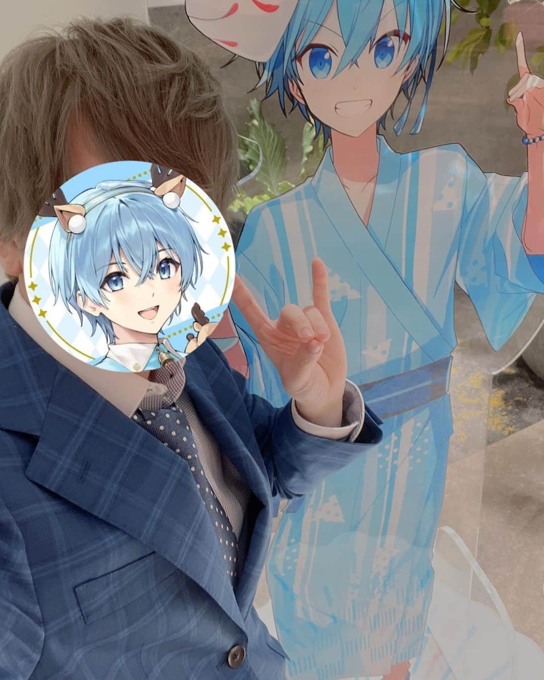 ころんさんのインスタグラム写真 - (ころんInstagram)「スーツ姿 #すとぷり4thアルバムHWG#すとぷり」12月21日 20時45 ...