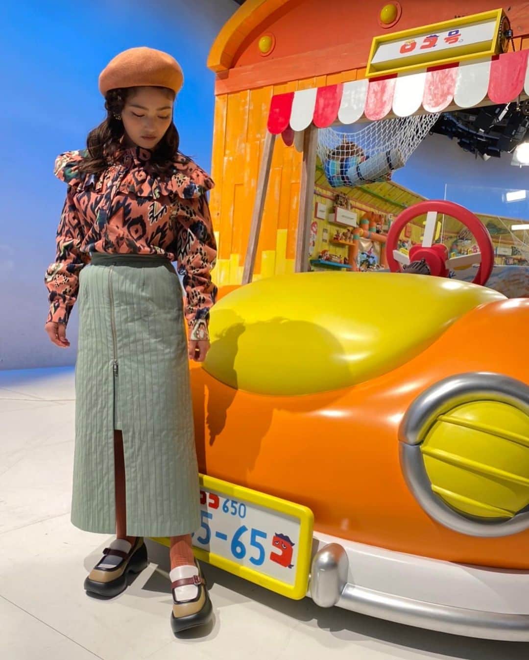 井上咲楽さんのインスタグラム写真 井上咲楽instagram 「 いのさくの衣装 「ロコだけが知っている」 Tops Pom