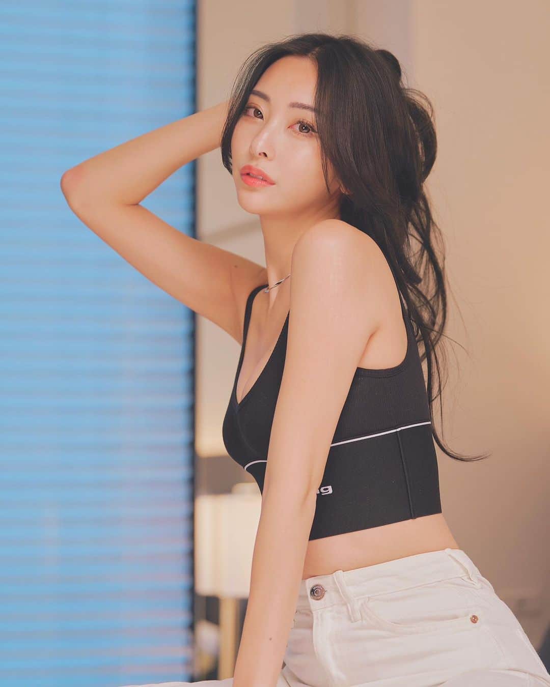 南真琴さんのインスタグラム写真 - (南真琴Instagram)「おはよ☀️ 今日はLe Sserafimちゃんを観にGMO SONICに行ってきます！ ウルトラも行ったことないからパリピ ...