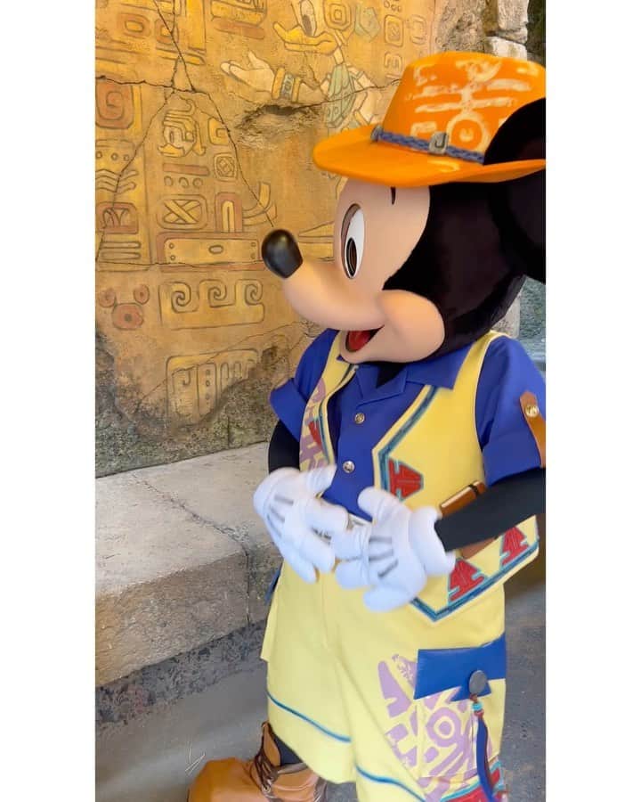 Yukaさんのインスタグラム写真 Yukainstagram「①本当のミッキーに会えて嬉しそうなはなちゃん ️ ②一番の目玉であるジャンボリの時に爆睡してしまったはなちゃん😂 ③人生