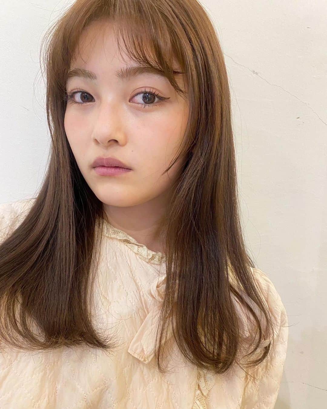 井上咲楽さんのインスタグラム写真 井上咲楽instagram 「愛さんにカラーお願いしました🌸🤍春色！ Hairandmake