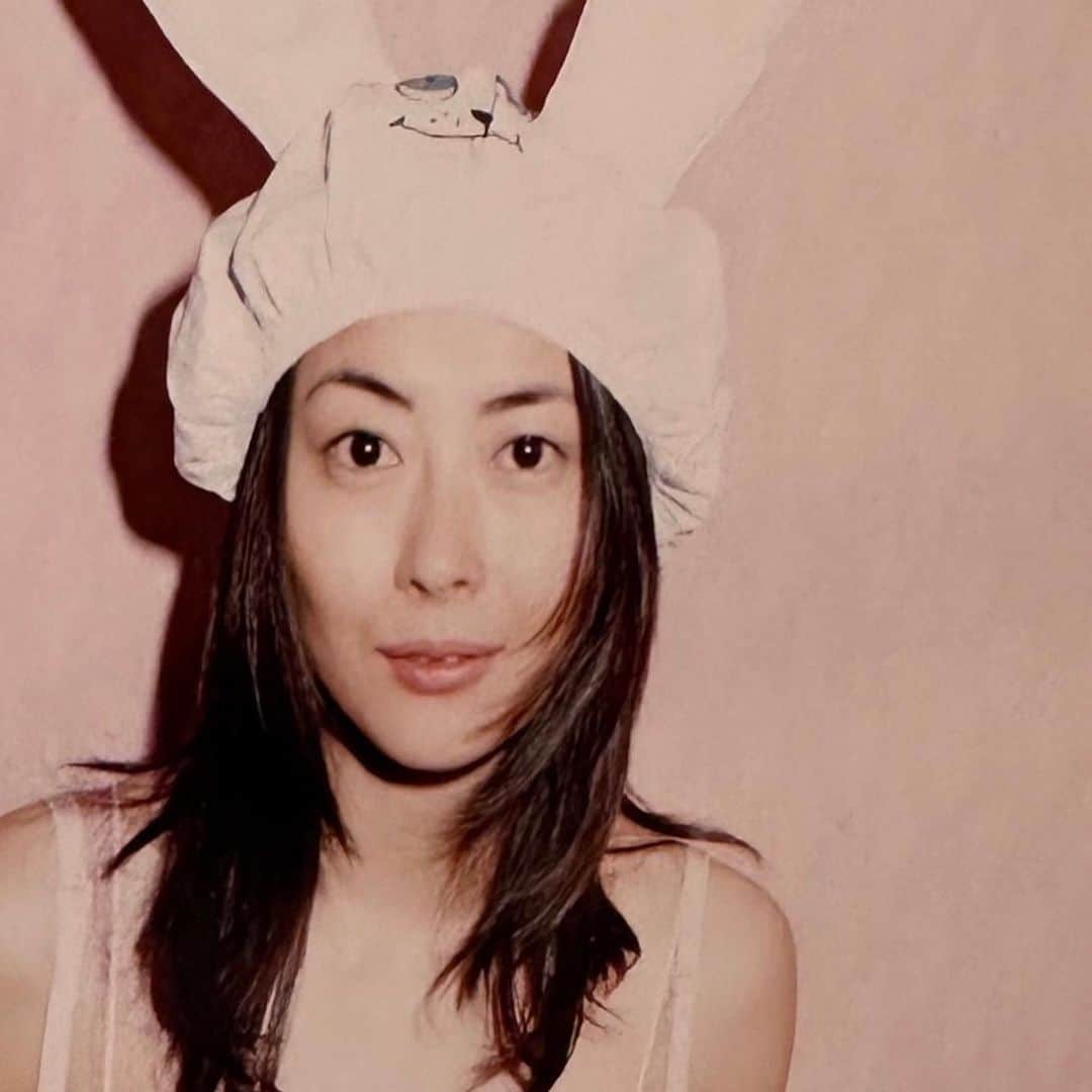 中山美穂さんのインスタグラム写真 中山美穂instagram 「随分懐かしい写真になりますが、兎3選🐇」1月11日 21時16分