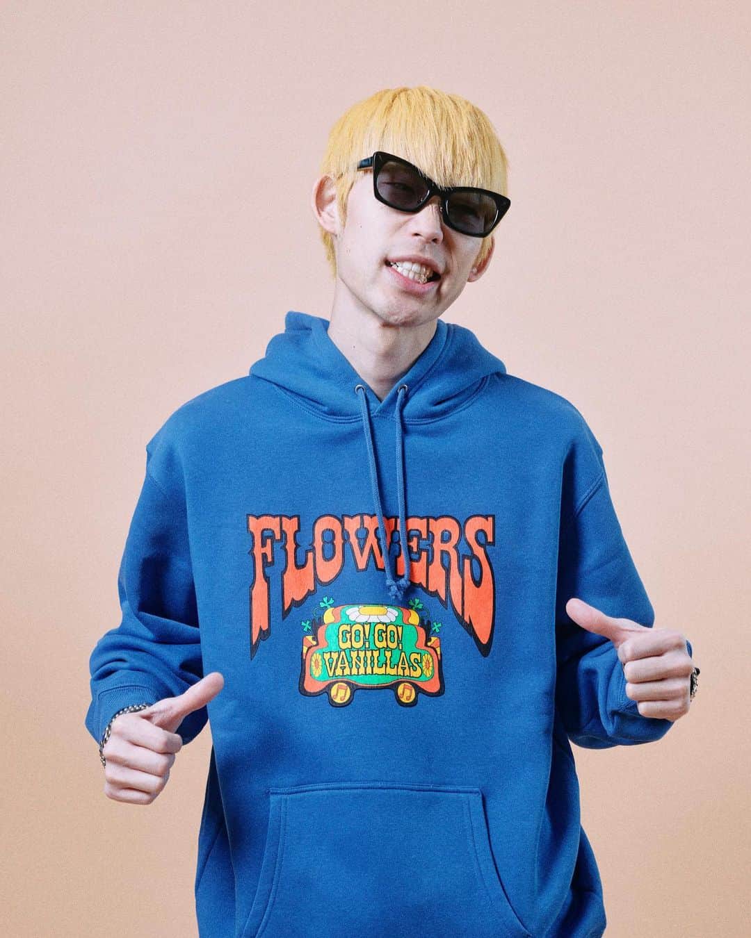 go!go!vanillasさんのインスタグラム写真 - (go!go!vanillasInstagram)「💐「FLOWERS」TOUR 2023 💐 グッズ解禁＆受注販売開始！！ 牧達弥 ...