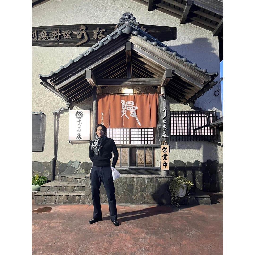 Ryosuke Miyake 三宅亮輔さんのインスタグラム写真 - (Ryosuke Miyake 三宅亮輔Instagram)「年始恒例の男旅でございます。 ブーツをぴかぴかに磨き上げて ...