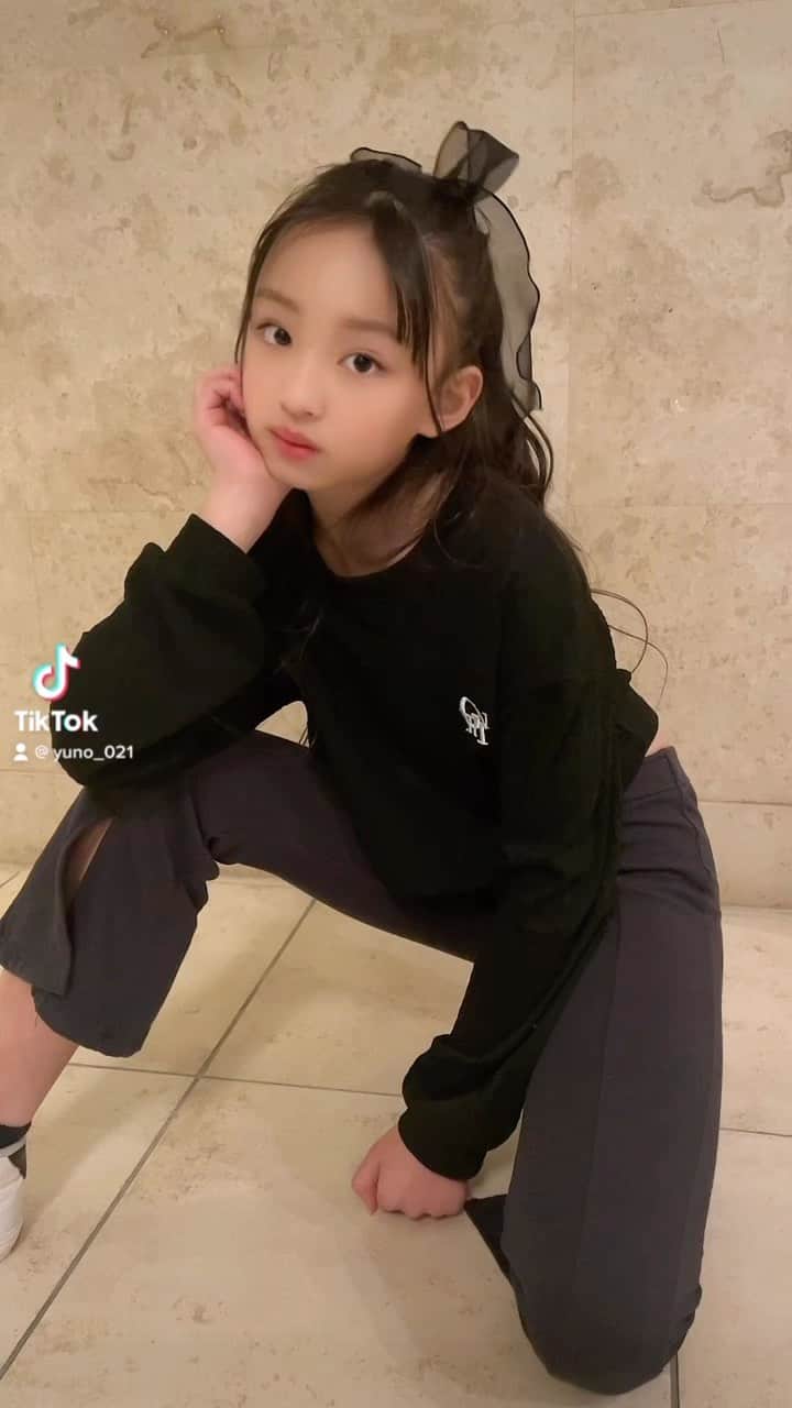 喜島結乃さんのインスタグラム動画 - (喜島結乃Instagram)「♡yuno♡ ㅤㅤㅤㅤㅤㅤㅤㅤㅤㅤㅤㅤㅤ レッスン曲 ️ ㅤㅤㅤㅤㅤㅤㅤㅤㅤㅤㅤㅤㅤ #$MOKEOG #踊ってみた ...