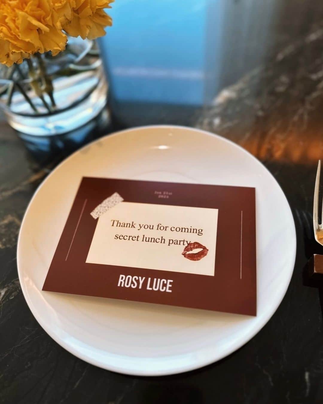 板野友美さんのインスタグラム写真 - (板野友美Instagram)「𝐑𝐨𝐬𝐲 𝐥𝐮𝐜𝐞🌹 𝐒𝐞𝐜𝐫𝐞𝐭 𝐥𝐮𝐧𝐜𝐡 𝐩𝐚𝐫𝐭𝐲 𝐯𝐨𝐥.𝟐 𝐉𝐚𝐧 𝟐𝟏𝐬𝐭 𝟐𝟎𝟐𝟑💋 @rosyluce ...