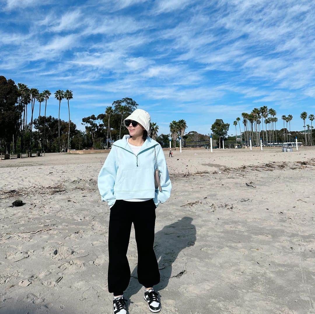 イ・ボミさんのインスタグラム写真 - (イ・ボミInstagram)「- 🌴🌊😎🤘🏻💚」2月19日 14時45分 - bomee.lee