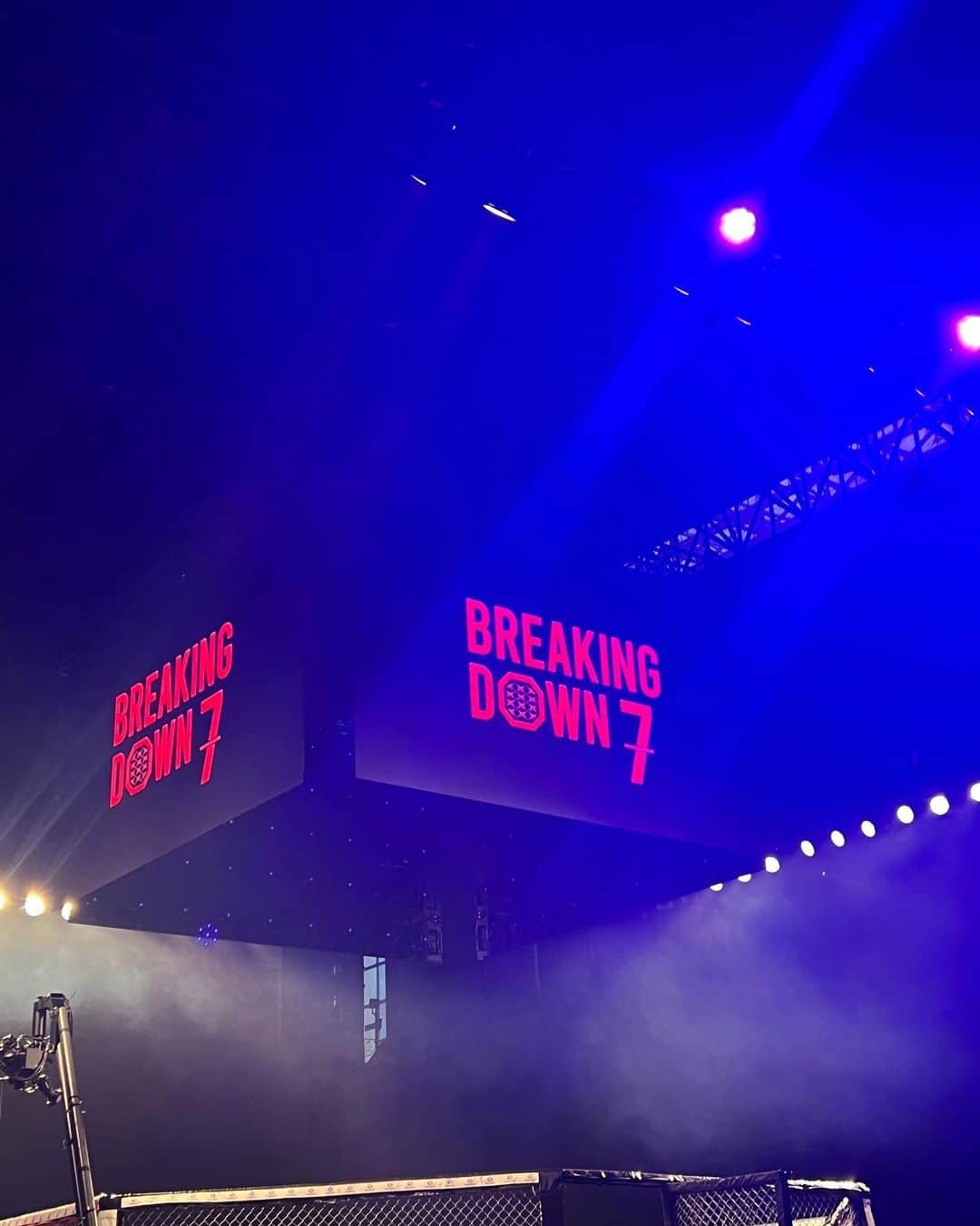 蒼乃茜さんのインスタグラム写真 - (蒼乃茜Instagram)「BreakingDown7 また会場でラウンドガールとして関われて幸せでした ︎ 今回は幕張メッセと会場もどんどん大きくなって ...