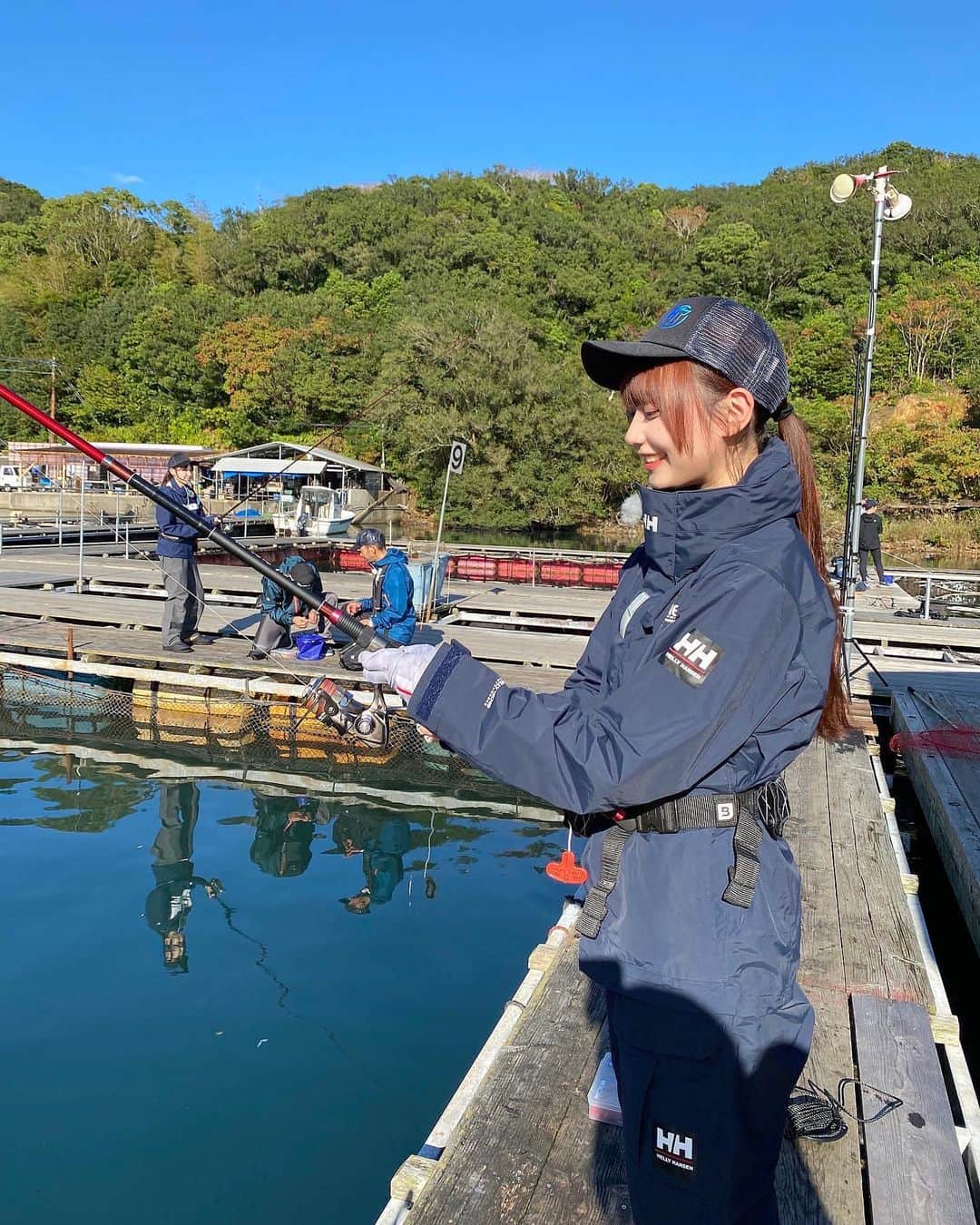 大盛真歩さんのインスタグラム写真 - (大盛真歩Instagram)「🪣🎣 年末年始にテレビ愛知さんにて放送された｢FishingLover東海｣さんのオフショット📸 釣り堀での釣りは人生初 ...