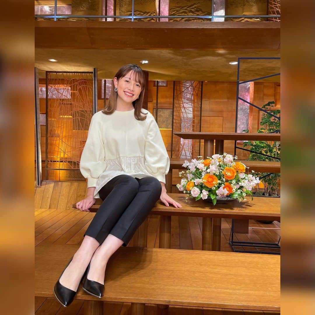 渡辺瑠海さんのインスタグラム写真 - (渡辺瑠海Instagram)「. #報ステ #衣装 1/16 @tiara_melrose 1/17 ...