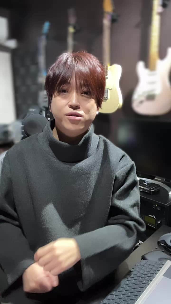 CUTTさんのインスタグラム動画 - (CUTTInstagram)「皆さんの質問、英検勉強法（たいしたことは言ってません）若さ（！）の秘訣 ...