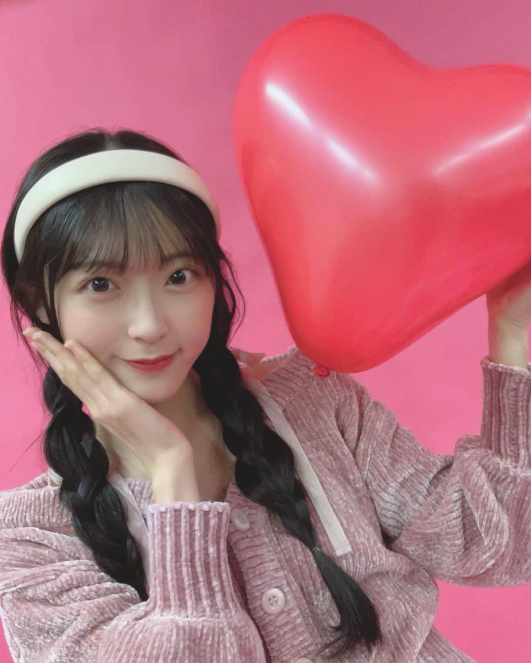 佐藤綺星さんのインスタグラム写真 - (佐藤綺星Instagram)「1／31発売の「BUBKA3月号」 に掲載させていただきました フウセンアソビタノシイ…💭🎈 チェックよろしくお願いします ...