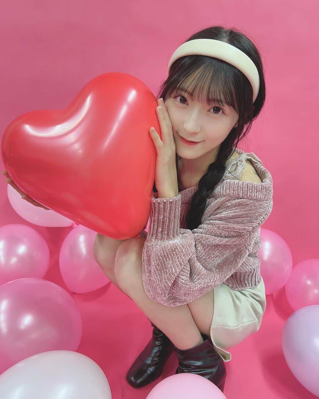 佐藤綺星さんのインスタグラム写真 - (佐藤綺星Instagram)「1／31発売の「BUBKA3月号」 に掲載させていただきました フウセンアソビタノシイ…💭🎈 チェックよろしくお願いします ...