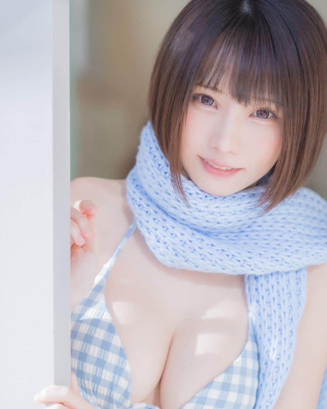 えなこさんのインスタグラム写真 - (えなこInstagram)「冬なので… ️ Mi-museに入ると毎月いろんな写真が見れるよ🥳 https://mi-muse.mi-glamu.com ...