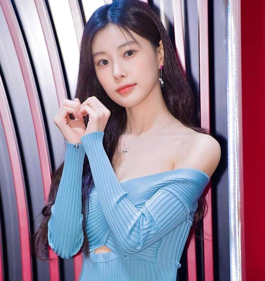 カン・ヘウォンさんのインスタグラム写真 - (カン・ヘウォンInstagram)「Beautiful lady Kang Hyewon 💙 - [#KANGHYEWON#HYEWON#강혜원 ...