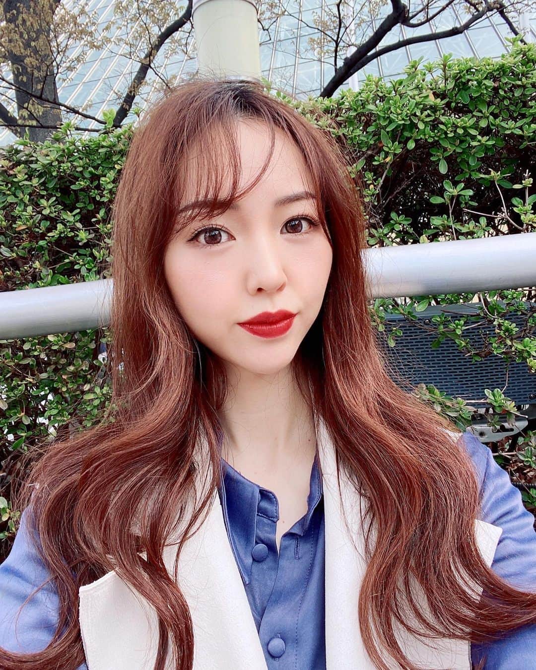 加藤桃子さんのインスタグラム写真 - (加藤桃子Instagram)「🤍💙🤍 38ミリで巻いてる🫶 WBCの時の💄 #ウェーブヘア ...
