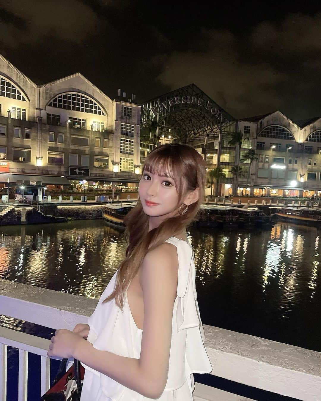 星野ティナさんのインスタグラム写真 星野ティナinstagram「シンガポールの夜すきだわ🤭 シンガポール 海外旅行 女旅 夜景 夏コーデ Cherime」3月