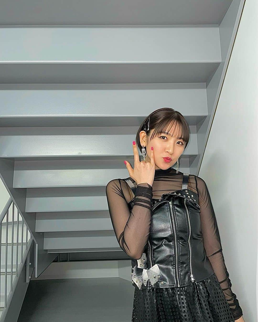 小野瑞歩さんのインスタグラム写真 - (小野瑞歩Instagram)「きのうのわたし🤟🖤🤍 #つばきファクトリー #tsubaki_factory #小野瑞歩 #rock」2月24日 14時 ...