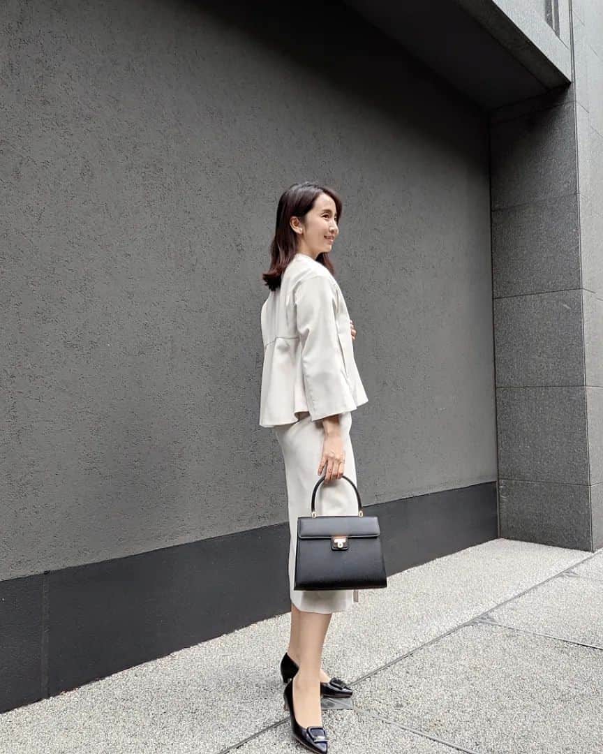 小野恵美さんのインスタグラム写真 - (小野恵美Instagram)「入園式などオケージョンにピッタリなセットアップを新調しました🌸 ナノ ...