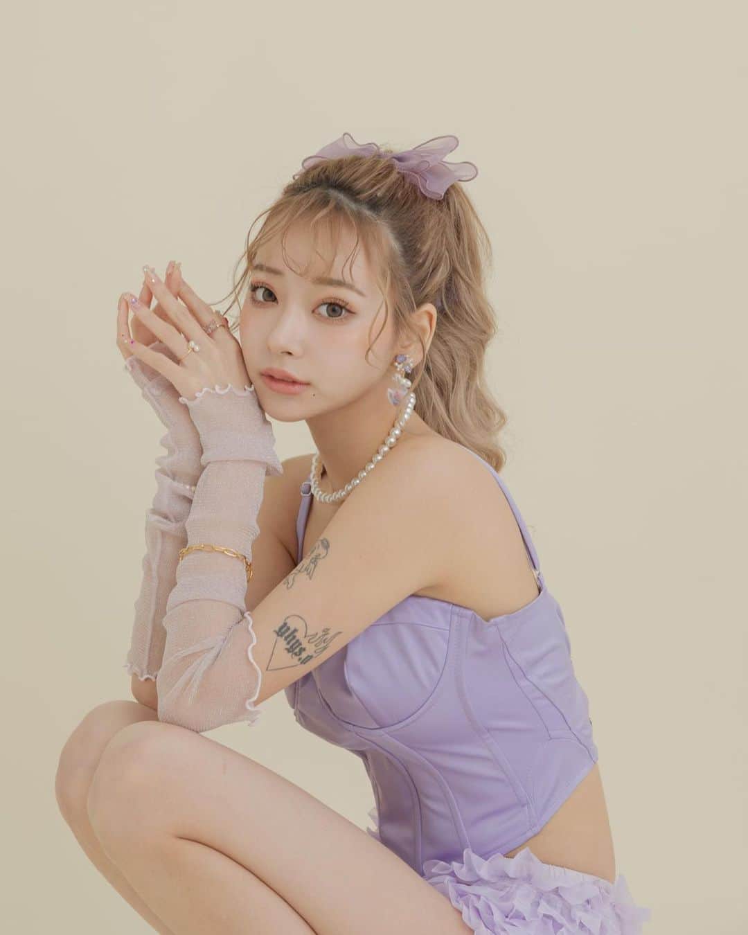 PyunA.(ぴょな)さんのインスタグラム写真 - (PyunA.(ぴょな)Instagram)「WEB表紙のオフショット💟🎀 今回の衣装ジェニちゃんのyou and me の衣装みたいで ...