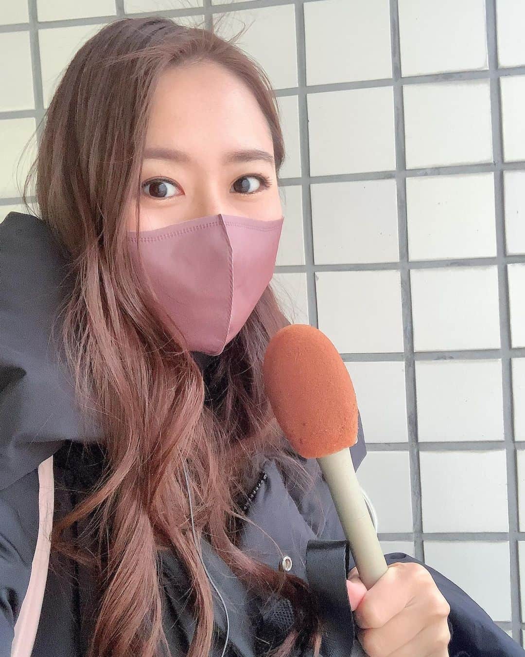 守永真彩さんのインスタグラム写真 守永真彩instagram「 おはようございます☔️ 現在の横浜、地面が白くなるほど強い雨がザーザー降っております☔️ 風も強いので、今からお 