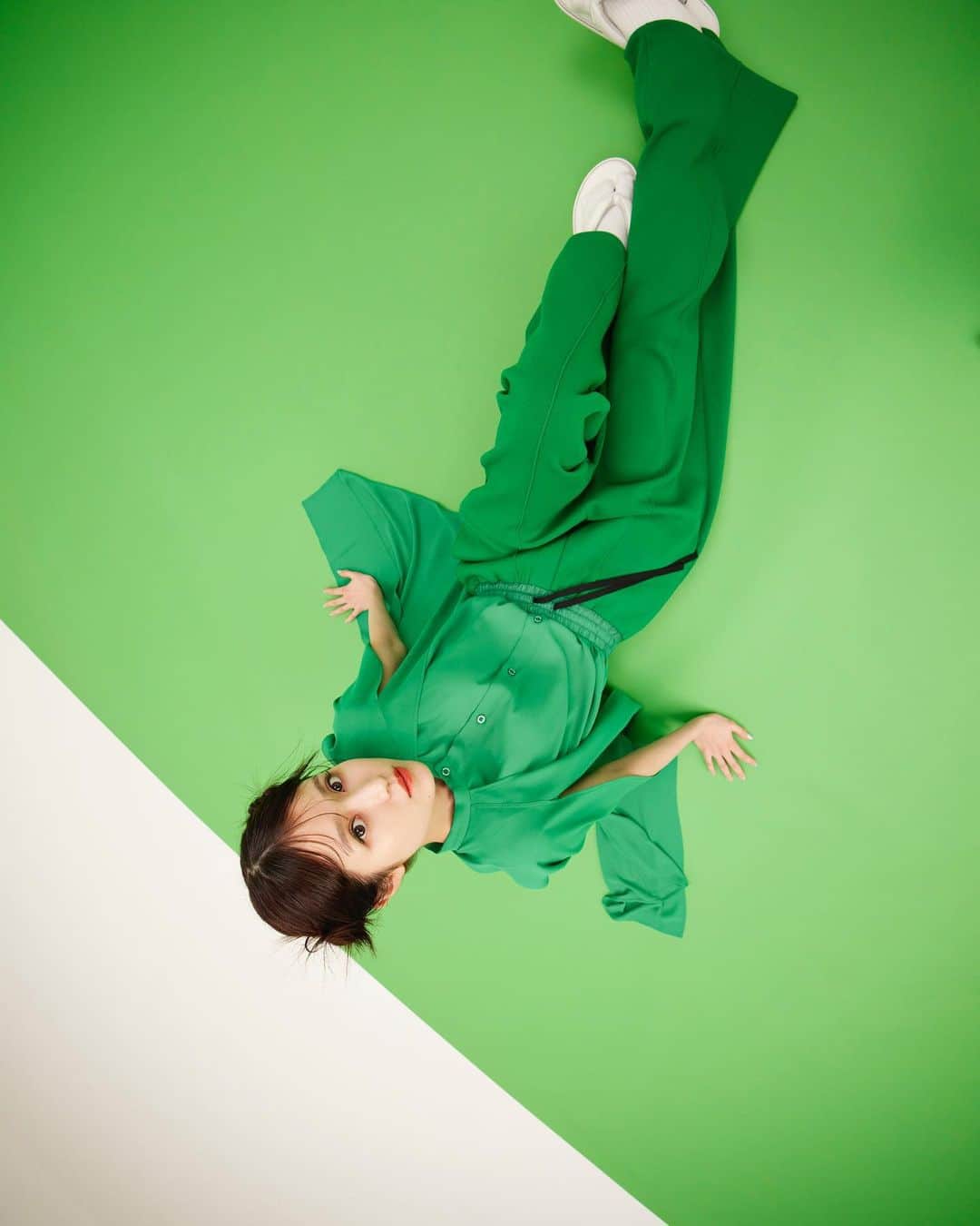 福本莉子さんのインスタグラム写真 - (福本莉子Instagram)「⁡ Onitsuka Tiger magazine🐅 Look2🟢 アザーカットです ️‍🔥」3月14日 20時11分 ...